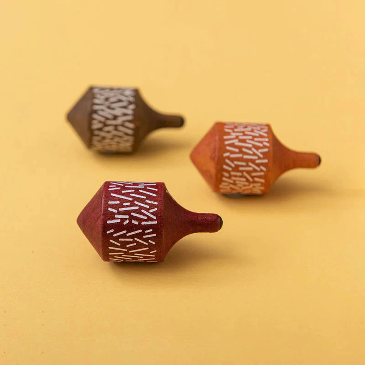 Londji spiky hedgehog spinning top – Dilly Dally Kids