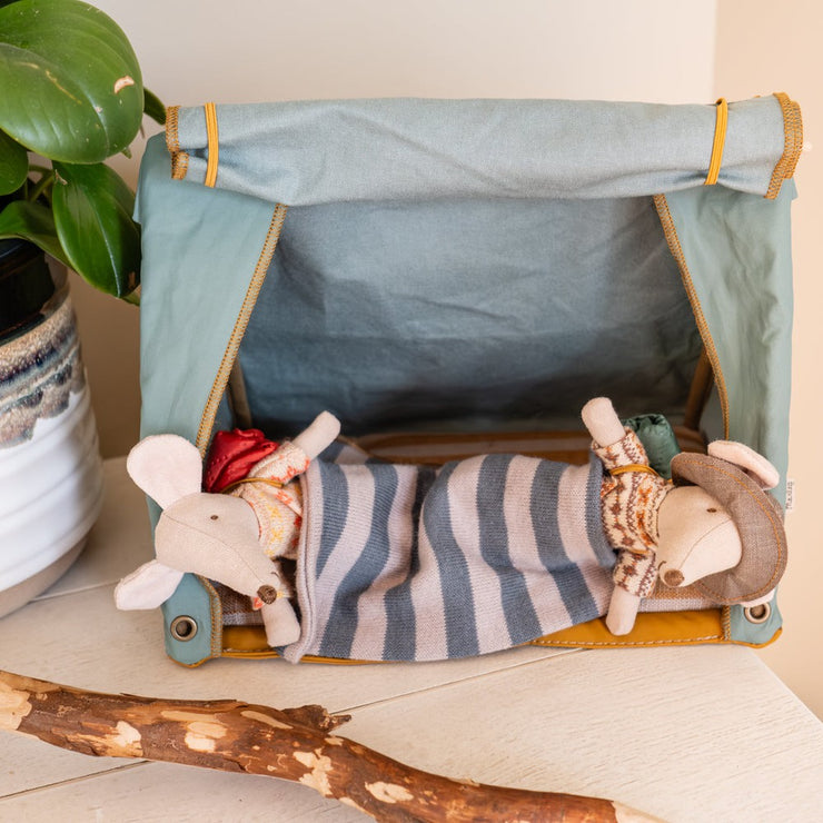 Maileg hiker mouse big brother 2023 – Dilly Dally Kids