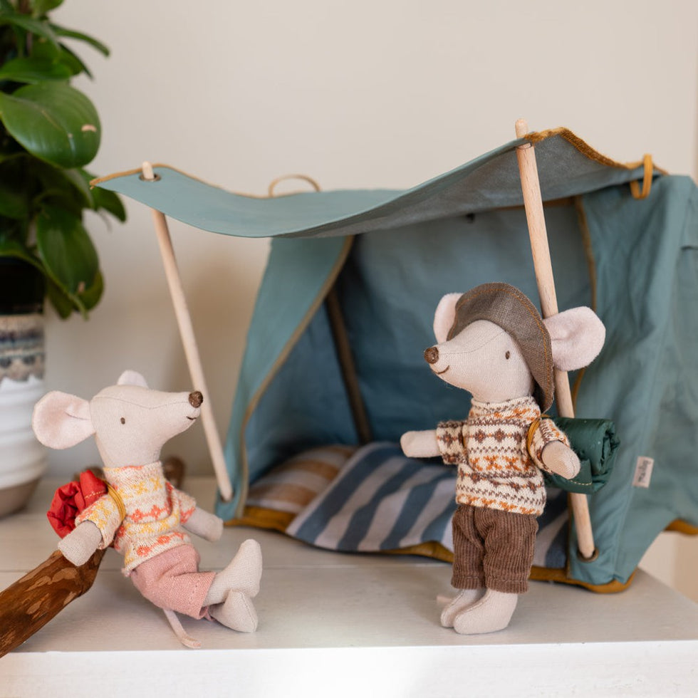 Maileg hiker mouse big brother 2023 – Dilly Dally Kids